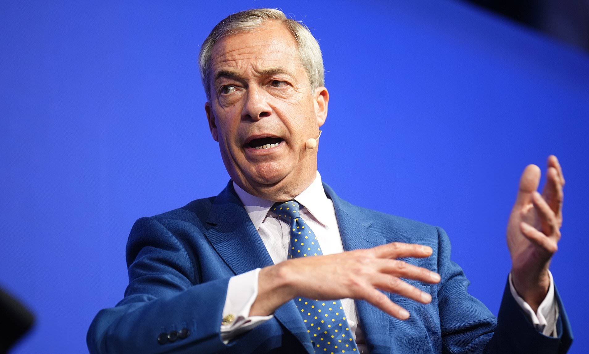 Nigel Farage condemns 'cretins' running the economy as he vows to ...