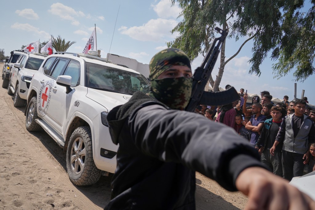 Hamas deploys 7,000 troops to ‘cleanse Gaza’ as Palestinians scramble ...