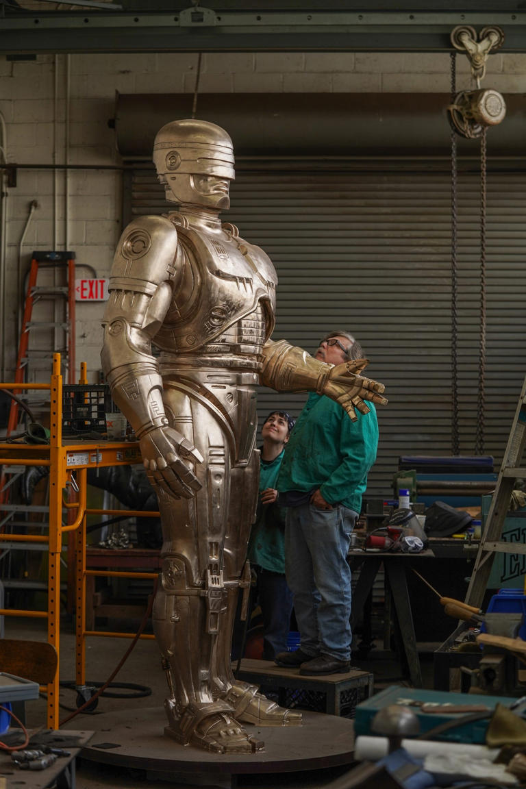 After starring in sci-fi classic 'RoboCop,' could Dallas City Hall's ...