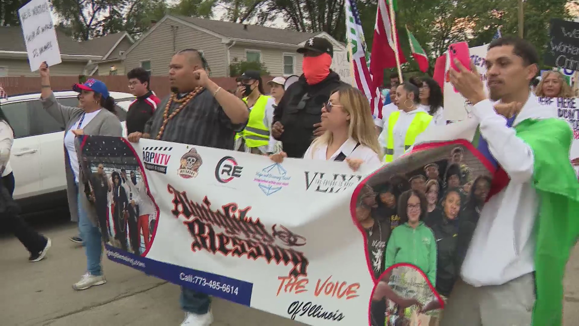 Community peace walk in Waukegan underway to protest ICE raids, support ...