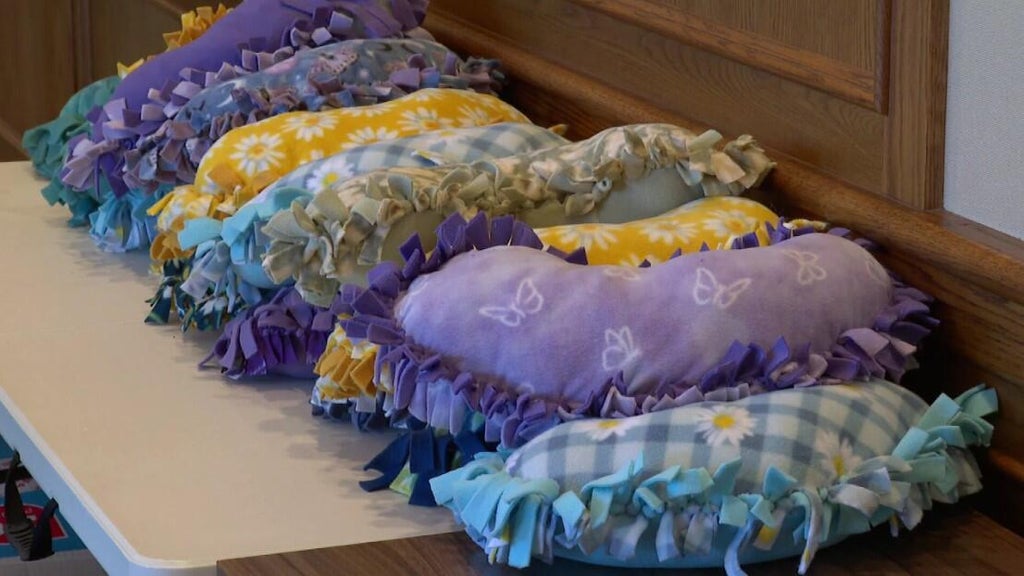 Chicago area women's group creating comfort pillows for breast cancer ...