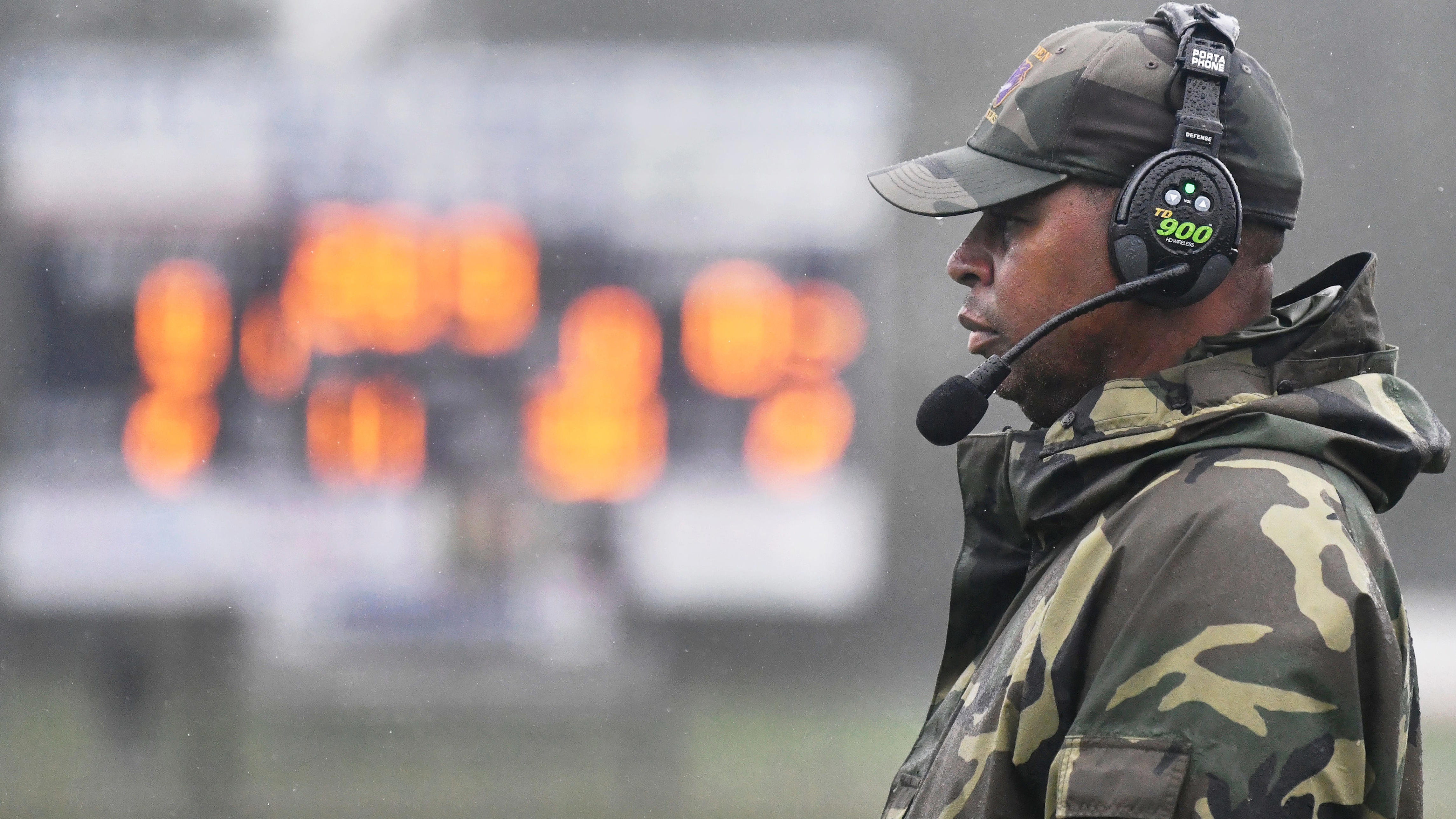 Rob Hinson returns to Timber Creek, leads Camden to soggy win