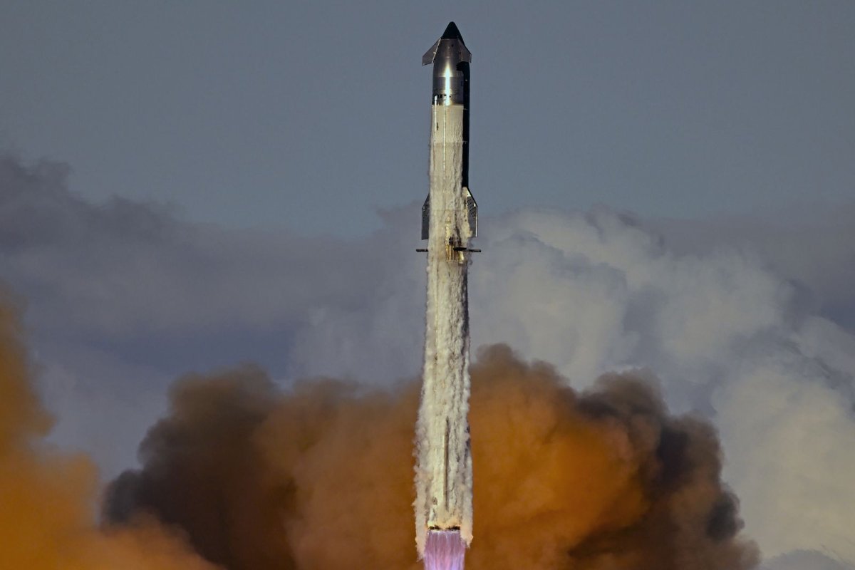 SpaceX successfully tests 11th Starship flight in Texas