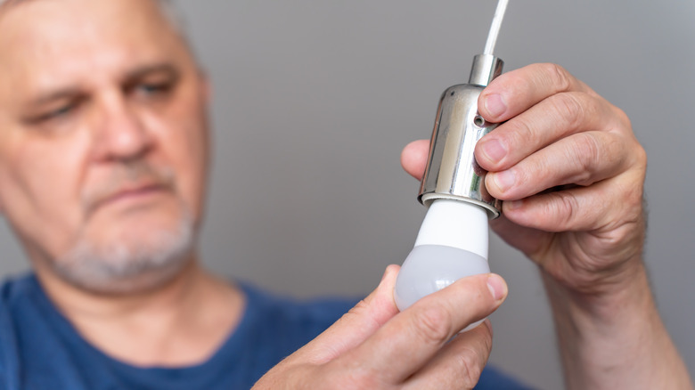 How To Clean A Light Bulb, According To The Experts