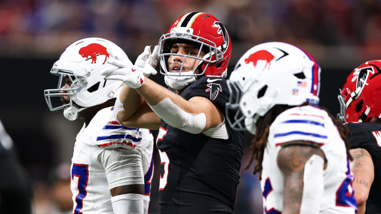 Drake London gives Falcons a 14-7 lead