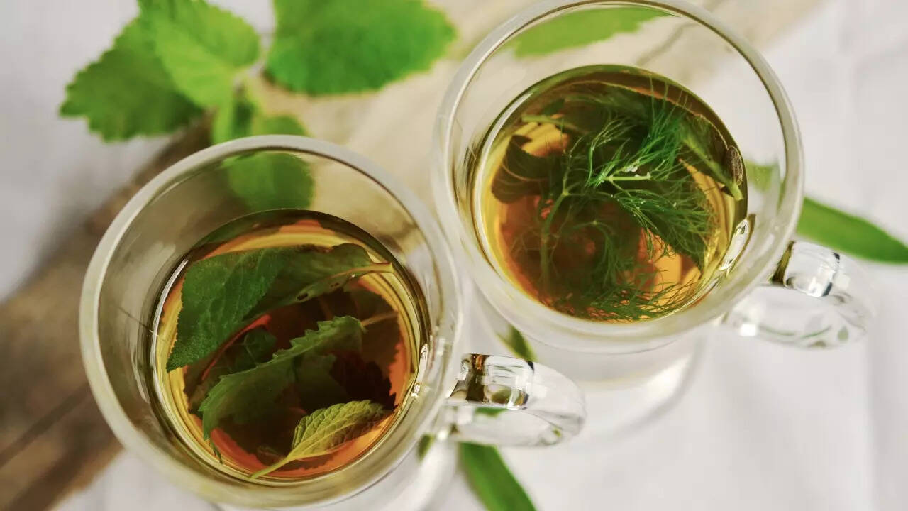 Top 10 simple Liver-Friendly Foods to Detox Naturally — Backed by Science