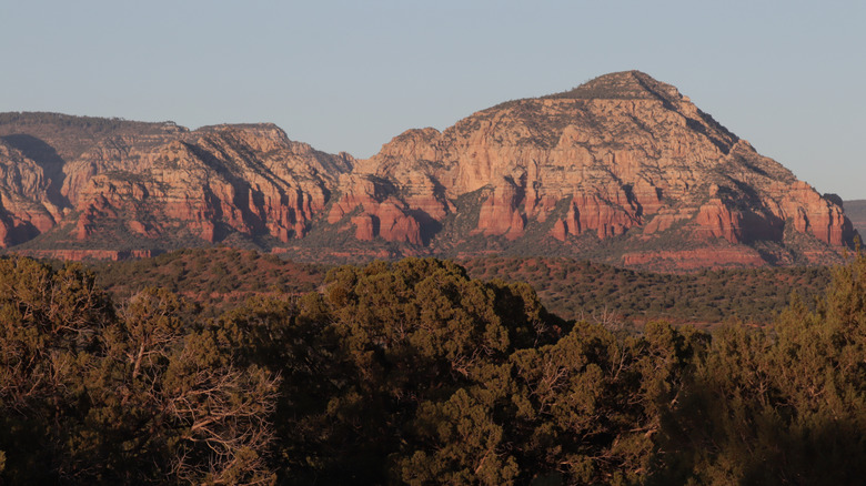 Just Outside Sedona Is A Breathtaking Mountain Trail With Panoramic ...