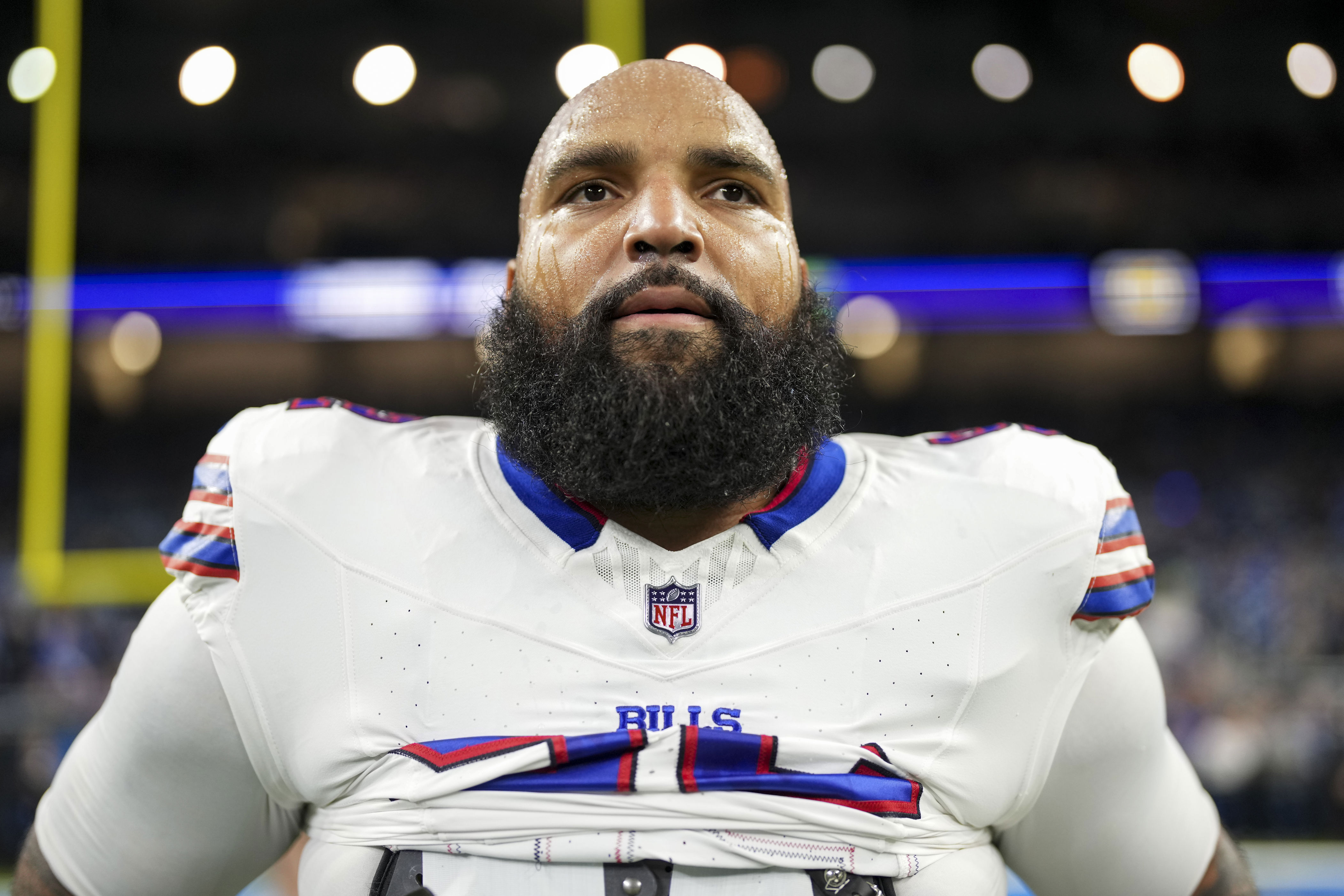 Bills DT DaQuan Jones injured during pregame warm-up