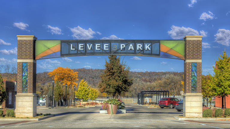 Minnesota's Adorable Town Along The Mississippi River Boasts A Jewel ...