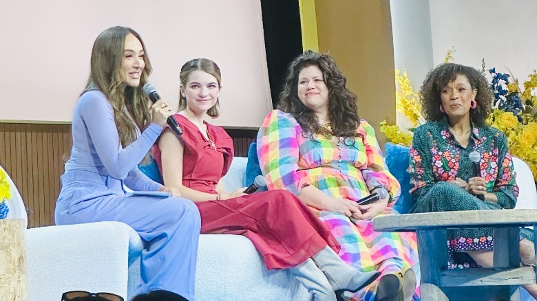 Raegan Revord's Favorite Read Is A Celeb Book Club-Approved Fantasy ...