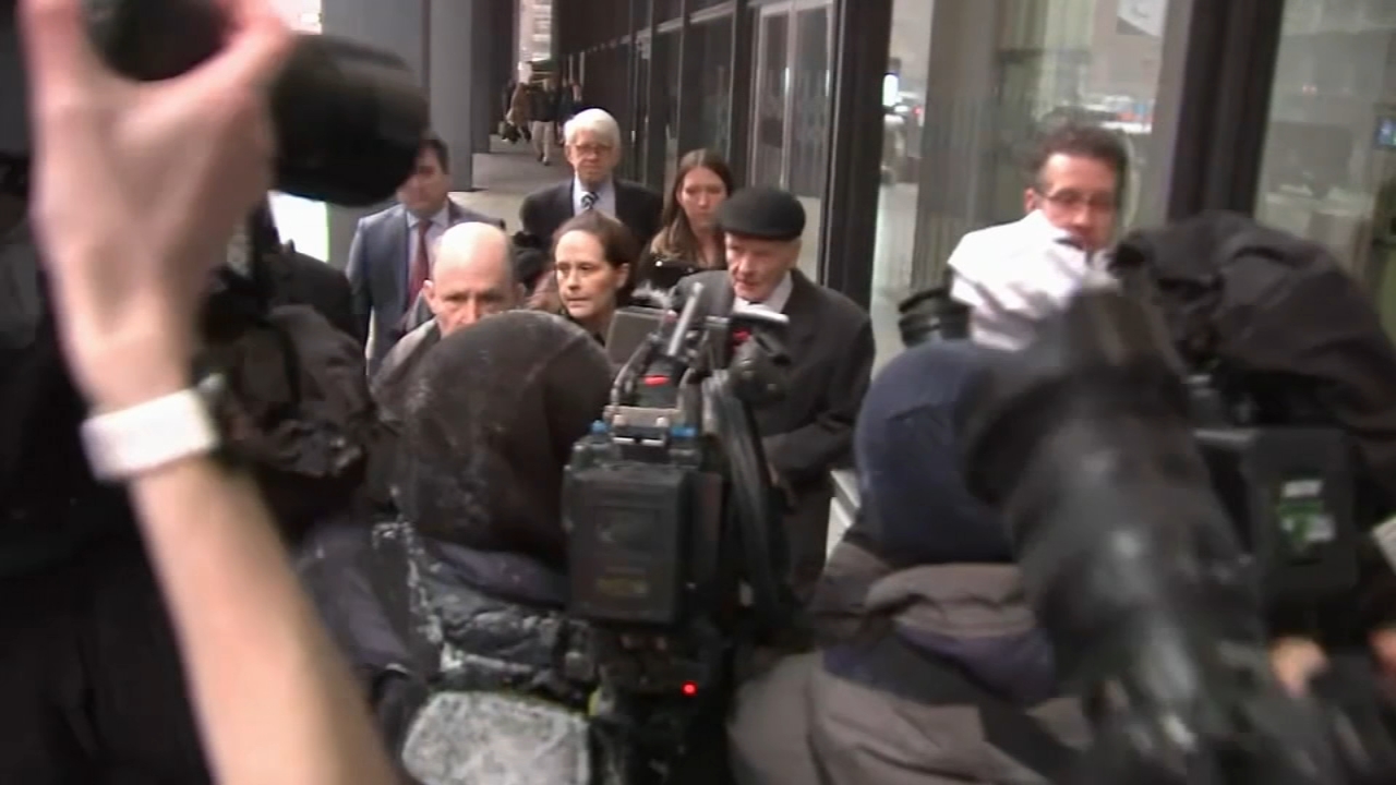 Former Illinois House Speaker Mike Madigan reports to prison in West ...