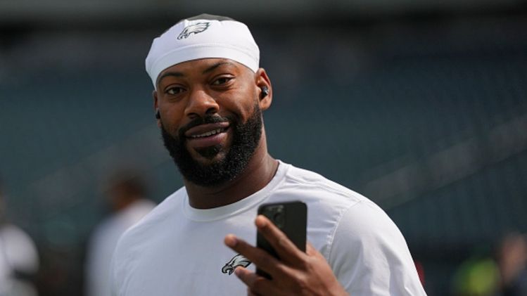 Insider reveals reason behind Eagles' Za'Darius Smith‘s sudden retirement just after five games