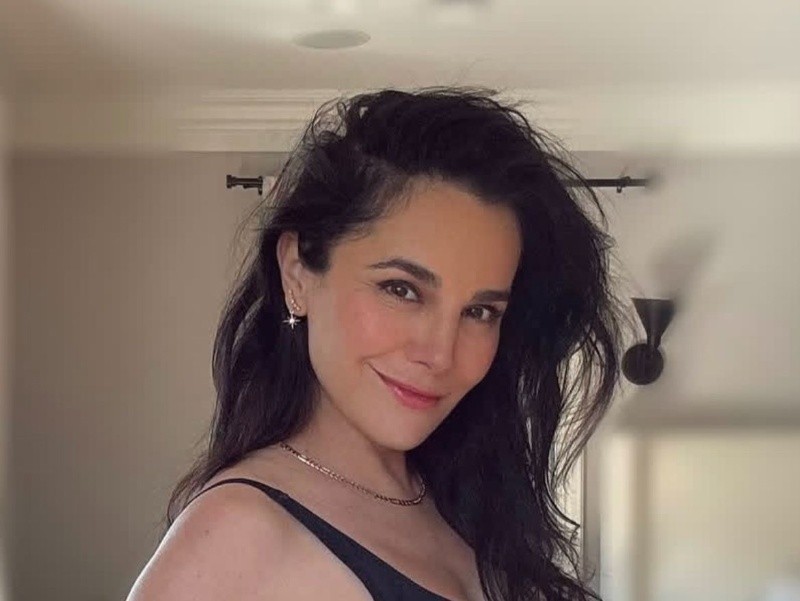 Martha Higareda con un pie en el hospital y lista para recibir a sus ...