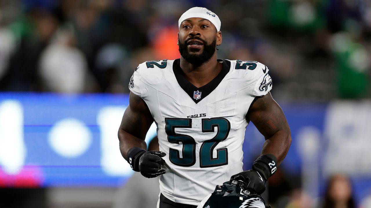 Pass rusher Za’Darius Smith abruptly retires after five games with Eagles