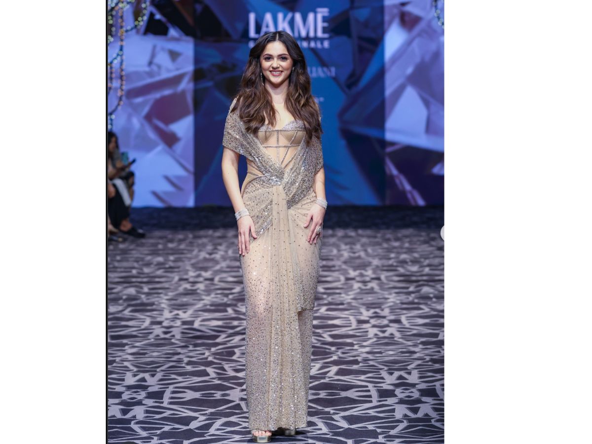 Aneet Padda Trolled For 'Robot Walk’ At LFW; Fans Defend Her ‘Real Aura & Natural Beauty’