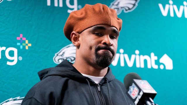 Pass rusher Za’Darius Smith abruptly retires after five games with Eagles