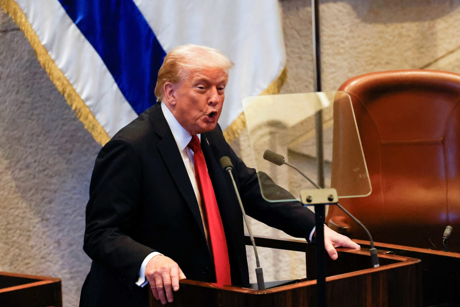 'It's a gamble': Trump opponents may have a new potent weapon —but will ...