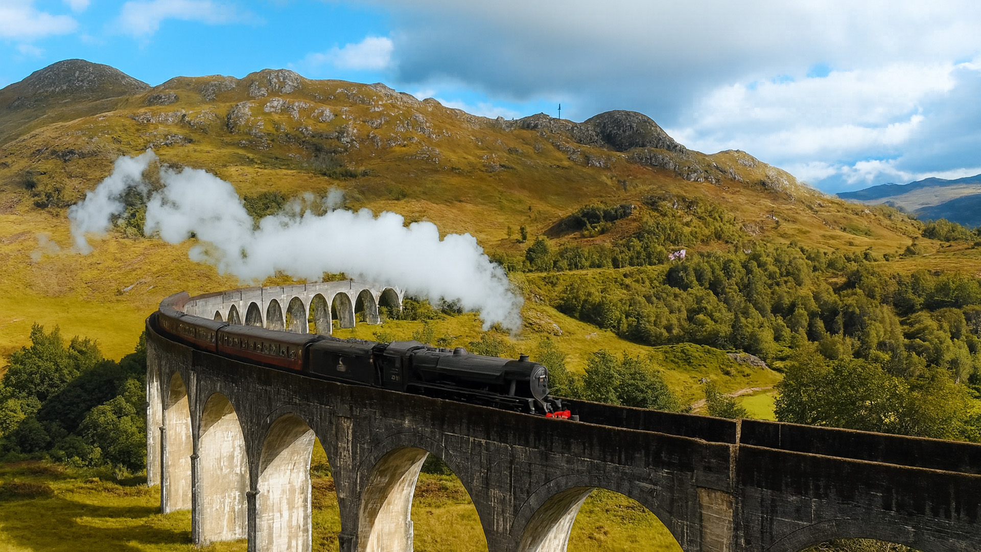 Glenfinnan Viaduct - Scotland - Steam Train in 4K