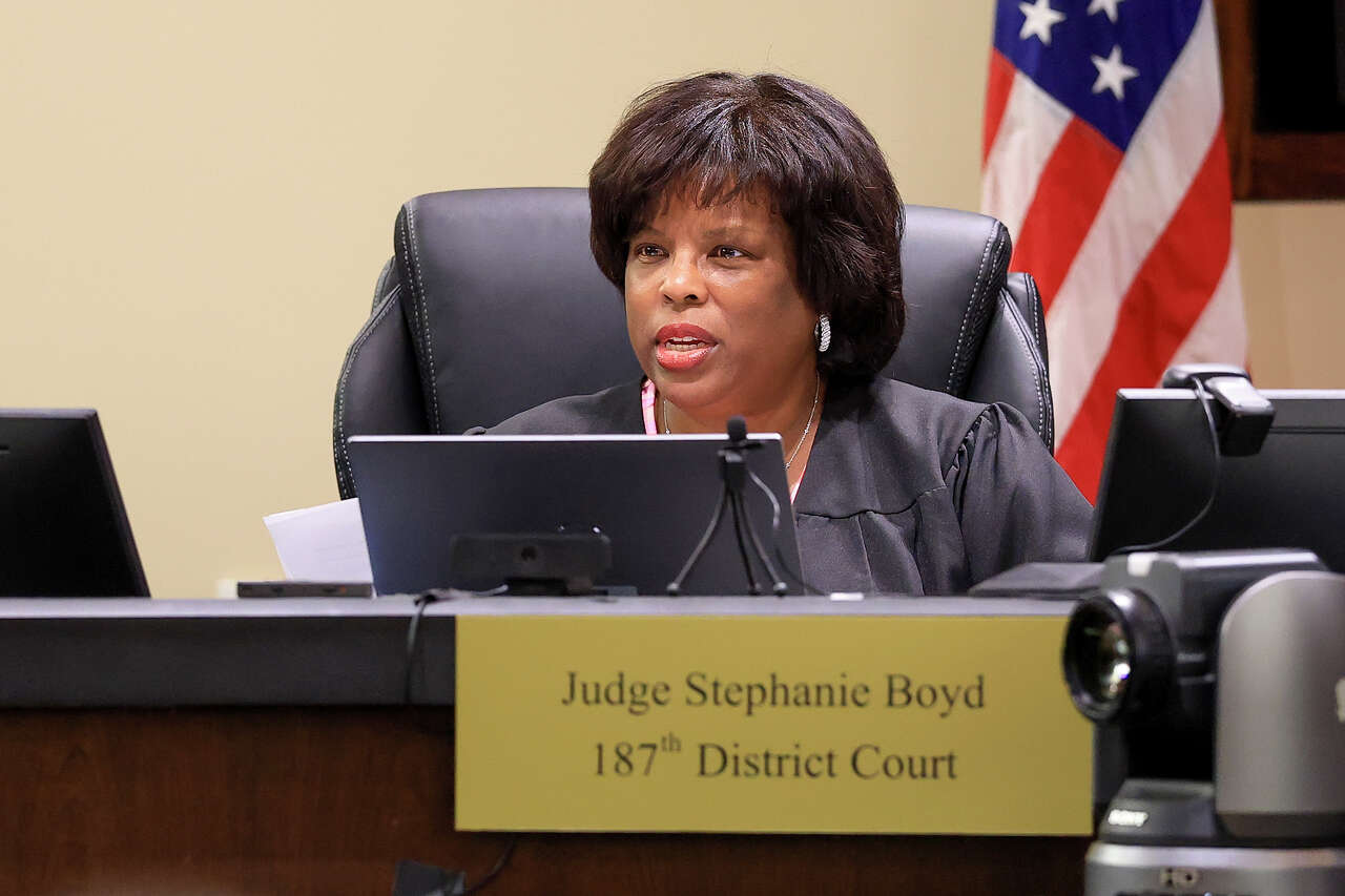 San Antonio judge warned over YouTube channel, courtroom comments