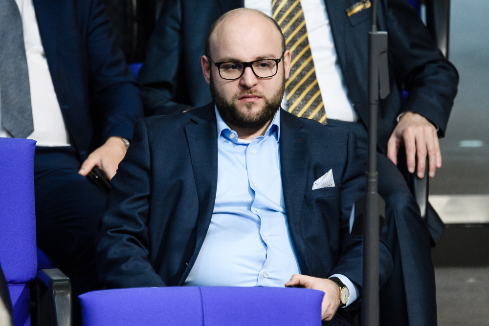 Niemcy: deputowany AfD wybiera się do Moskwy. Politycy koalicji biją na ...