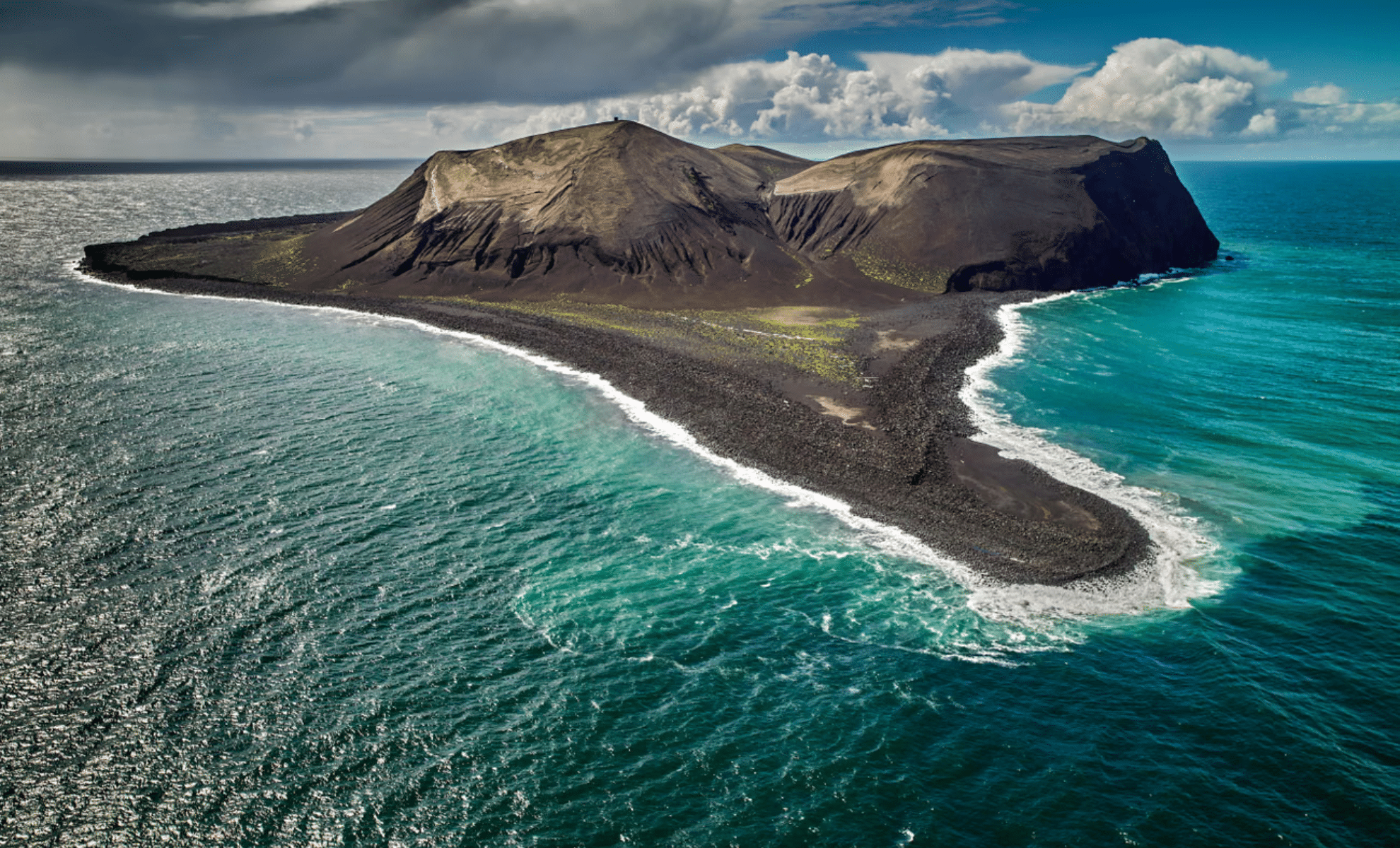 A New Island Emerged from the Ocean – Leaving Scientists Completely Stunned