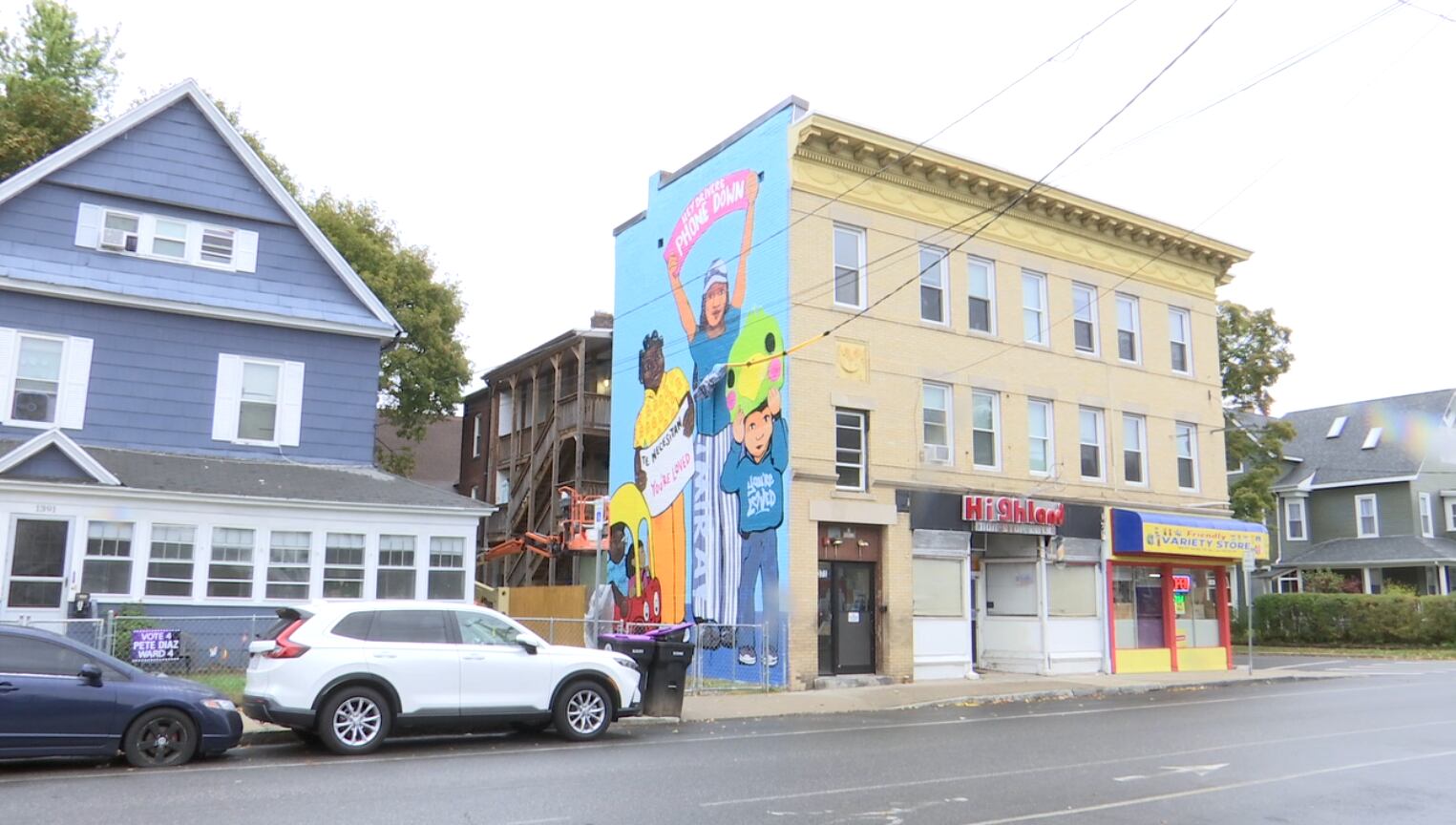 Common Wealth Murals paints new mural in Holyoke