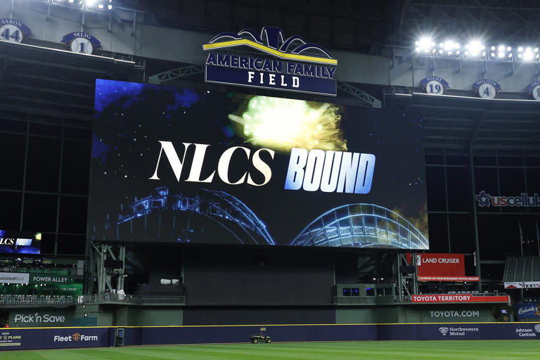 ALCS Game 2: Mariners at Blue Jays, NLCS Game 1: Dodgers at Brewers