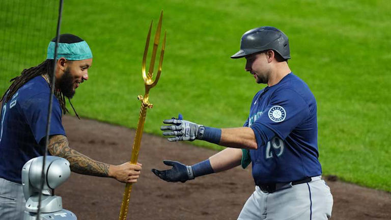 Mariners drop unreal Cal Raleigh trident graphic for Game 2 with ...