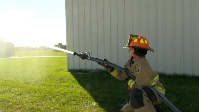 NW Iowa high schoolers serve community as volunteer firefighters