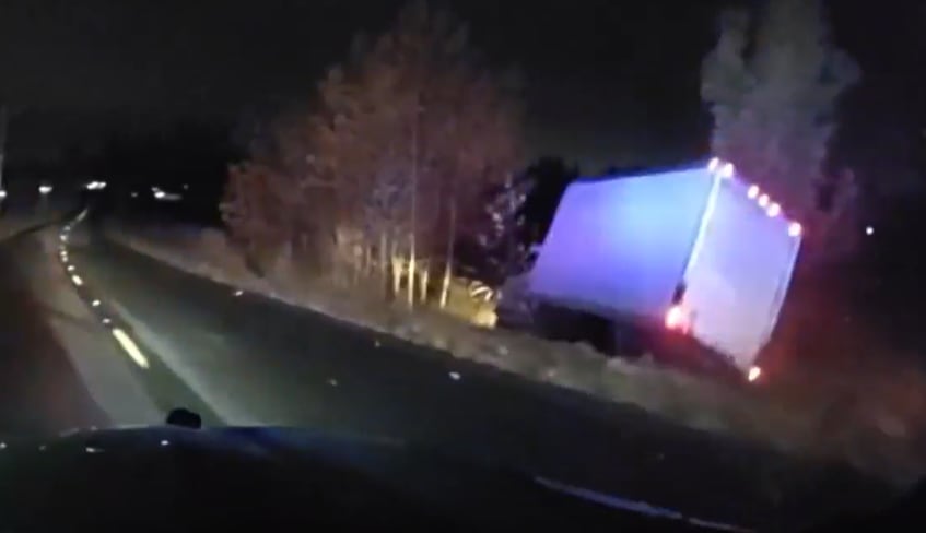 Stolen box truck pursuit leads to overturn crash in Pierce County