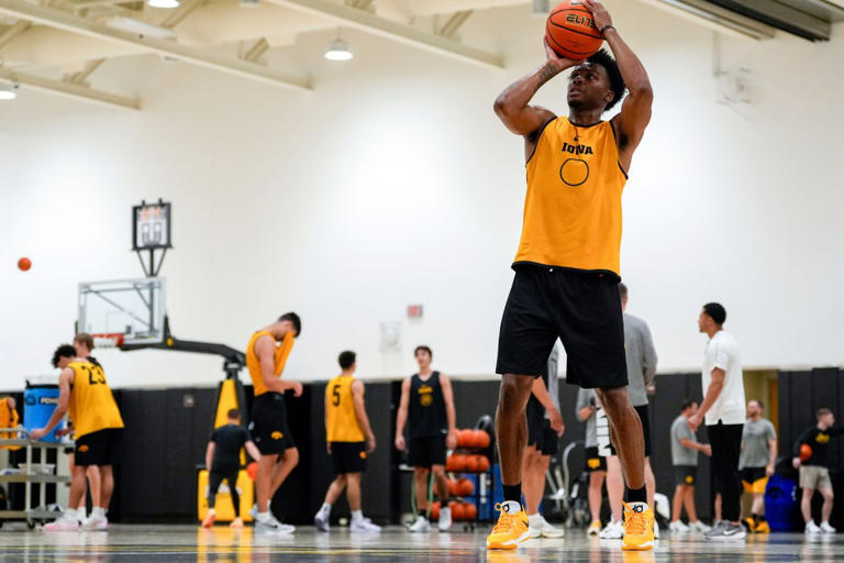 Iowa guard Tavion Banks arrested for alleged role in drunken bar fight
