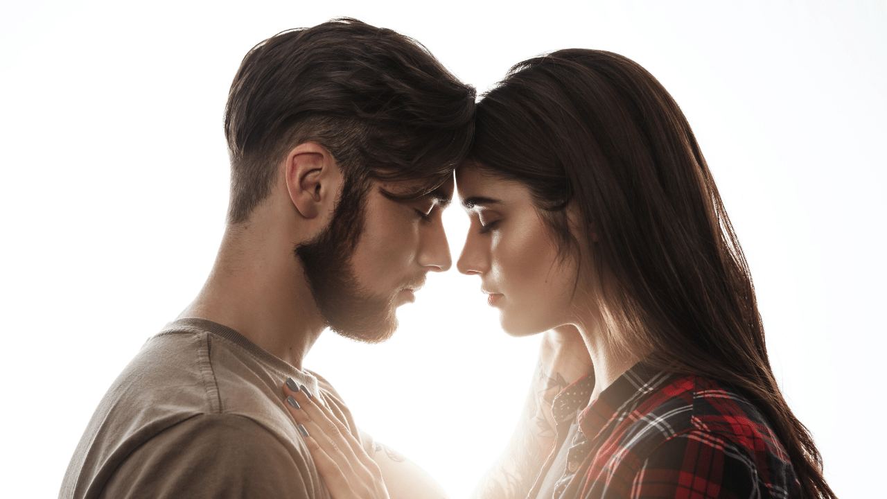 5 PROVEN WAYS TO KEEP INTIMACY ALIVE IN LONG DISTANCE RELATIONSHIPS