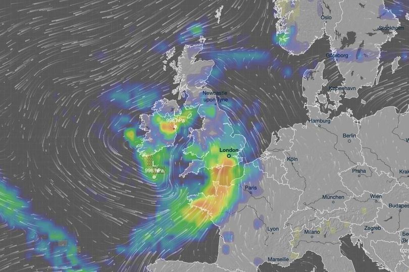 Thunderstorms to batter UK in days as warning for 45mph gales and heavy ...