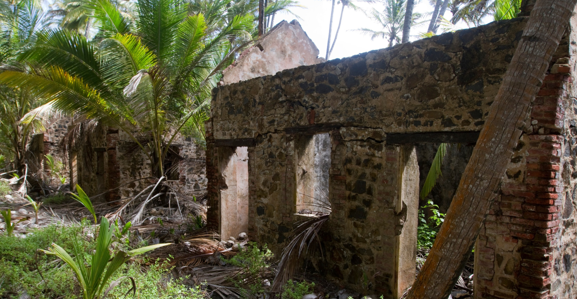 Incredible island prisons around the world