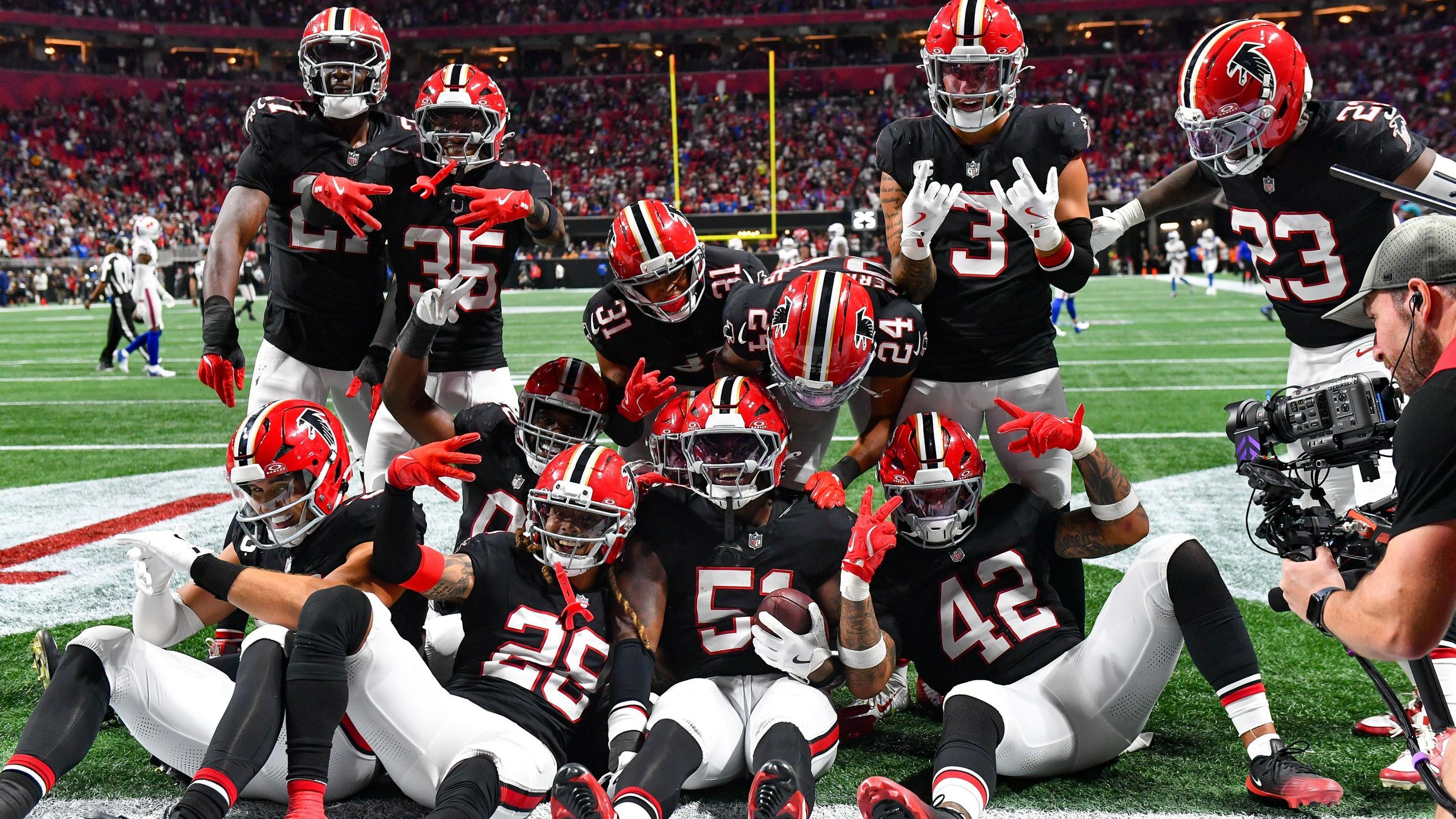 Falcons see off Bills and Bears beat Commanders