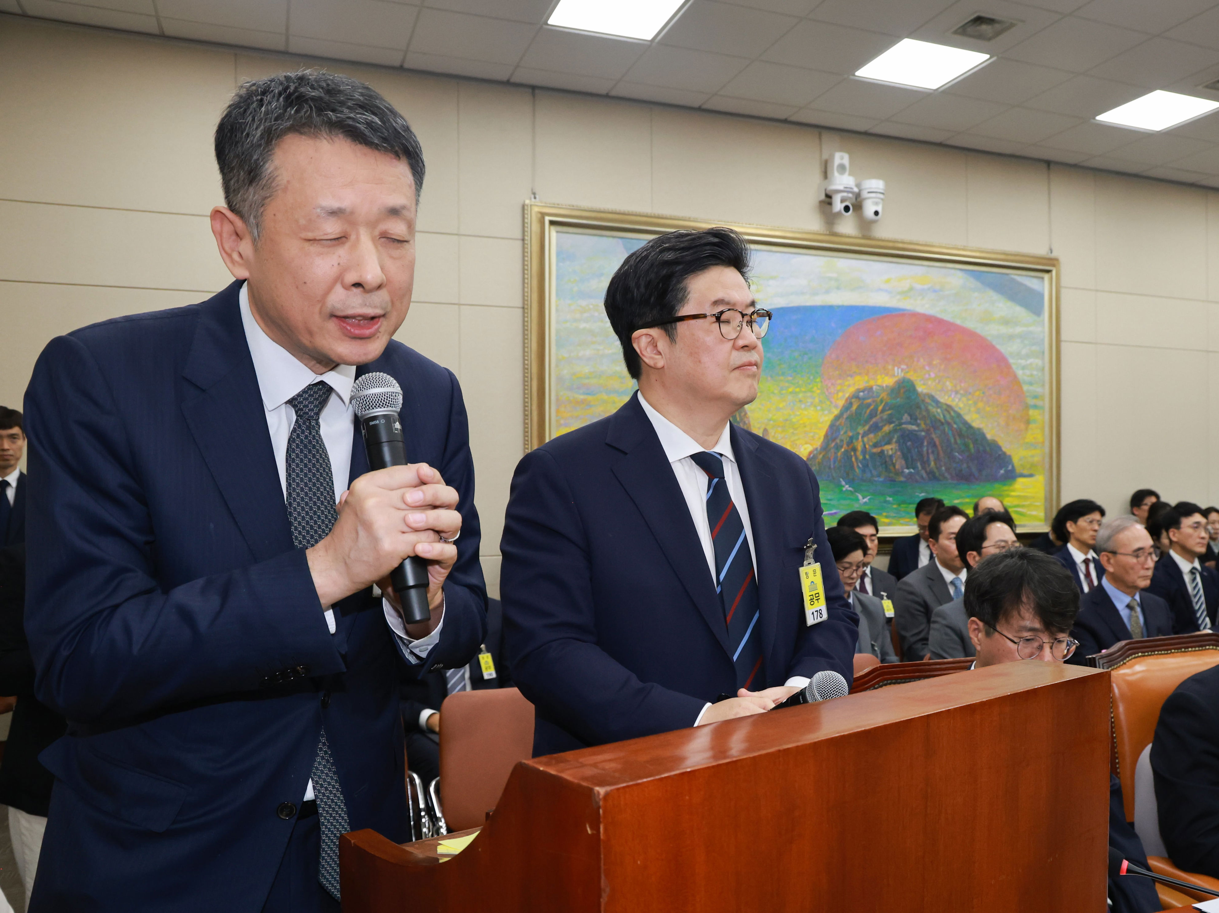 MBK Partners Chairman Kim Byung-ju Apologizes at National Assembly Audit