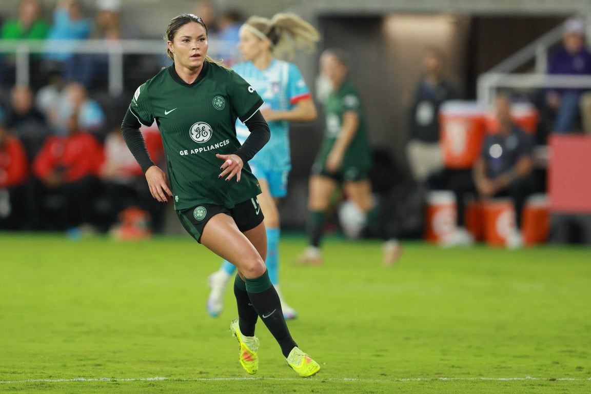 Captivating photos spotlight NWSL talent Emma Sears