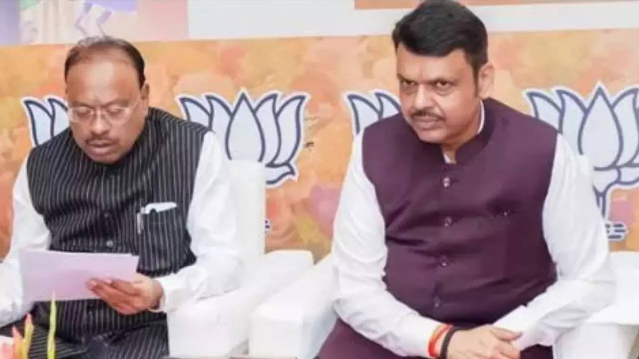 'Indira Gandhi govt fell after RSS ban': Devendra Fadnavis slams ...