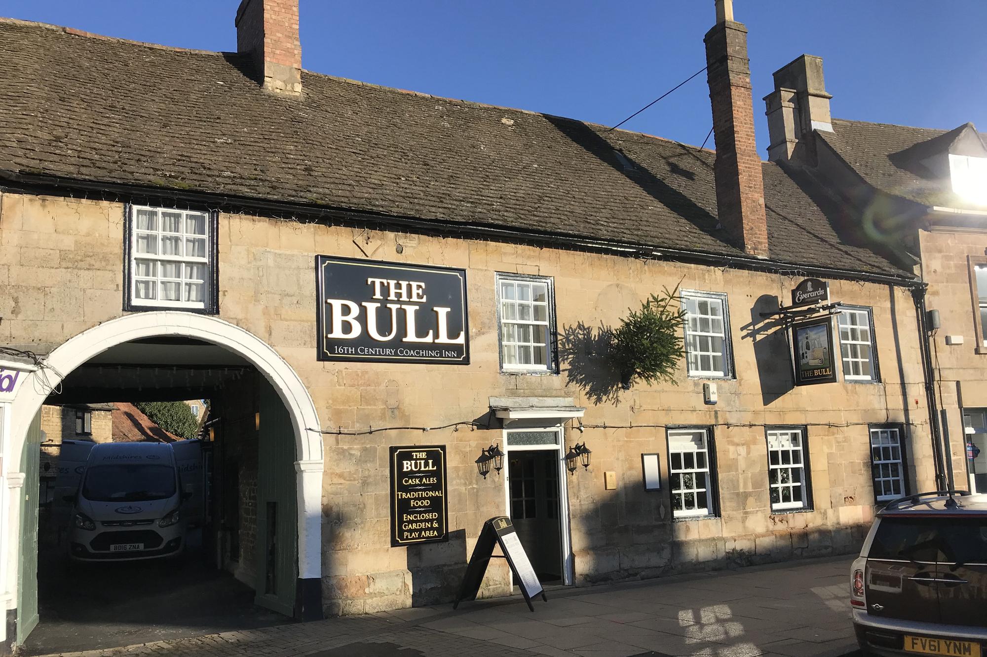 The Bull, Market Deeping: Grade II listed pub close to Peterborough in ...