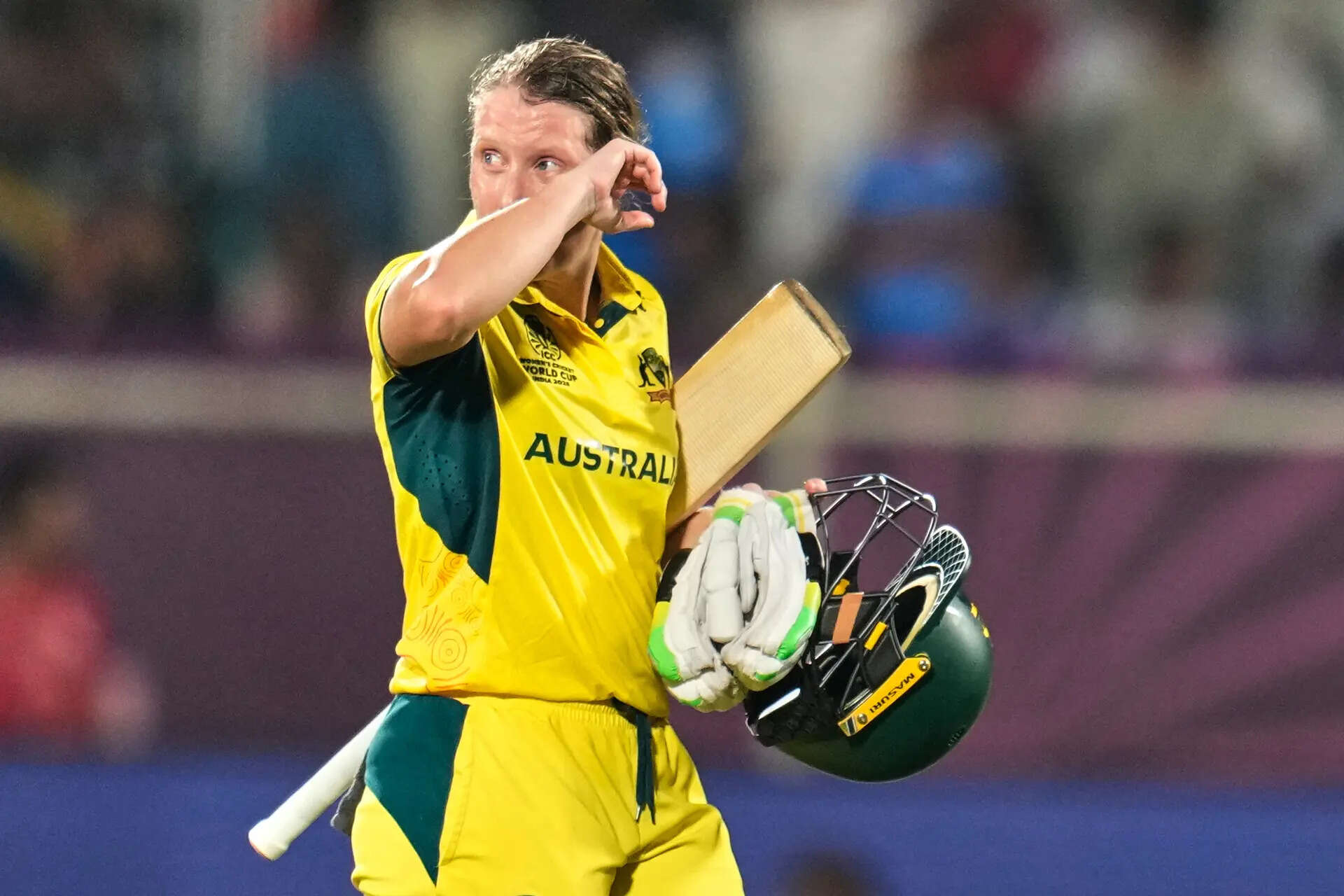Alyssa Healy spills her 'beer secret' after battling full-body cramps ...
