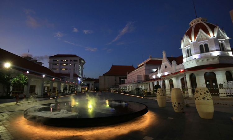 3 Rekomendasi Wisata Malam di Surabaya, Mulai Night Ride di Jalan ...