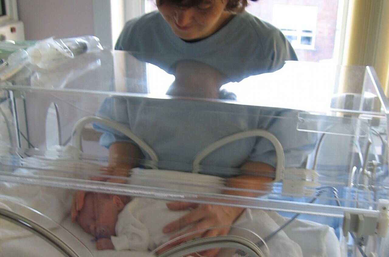 Mom's voice boosts language-center development in preemies' brains ...
