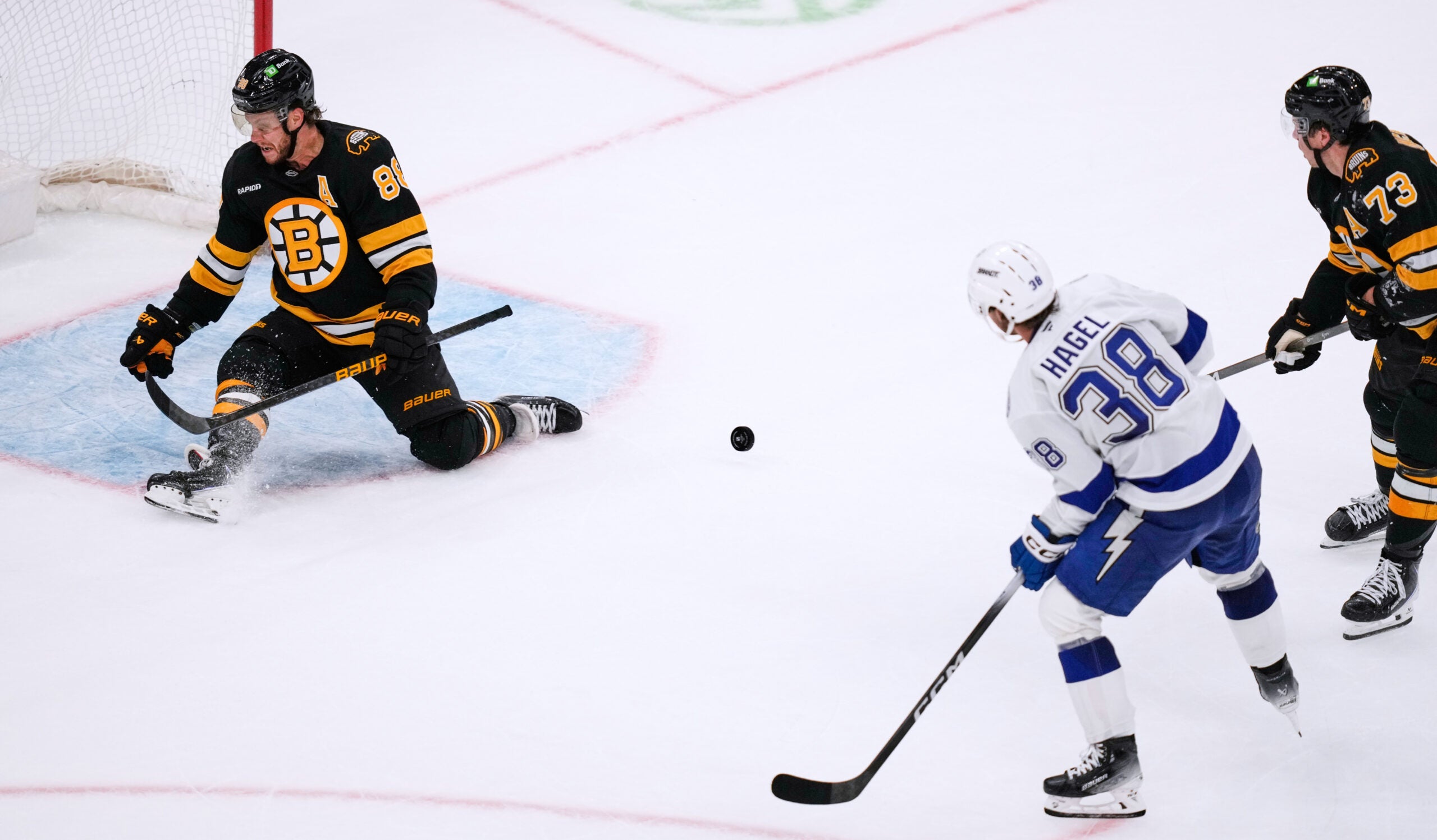 David Pastrnak’s goal-saving effort made impression on Bruins teammates