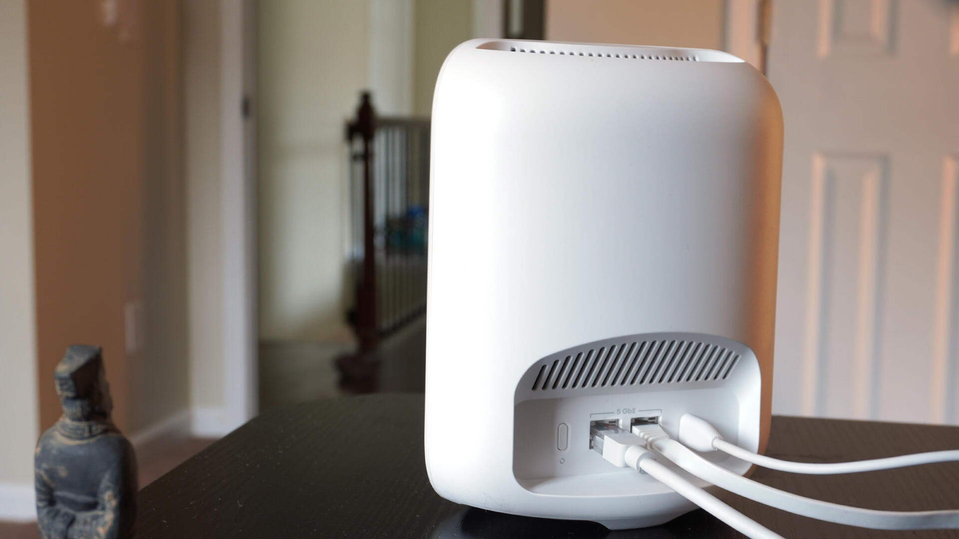 Should you upgrade your traditional Wi-Fi router to mesh? I compared ...