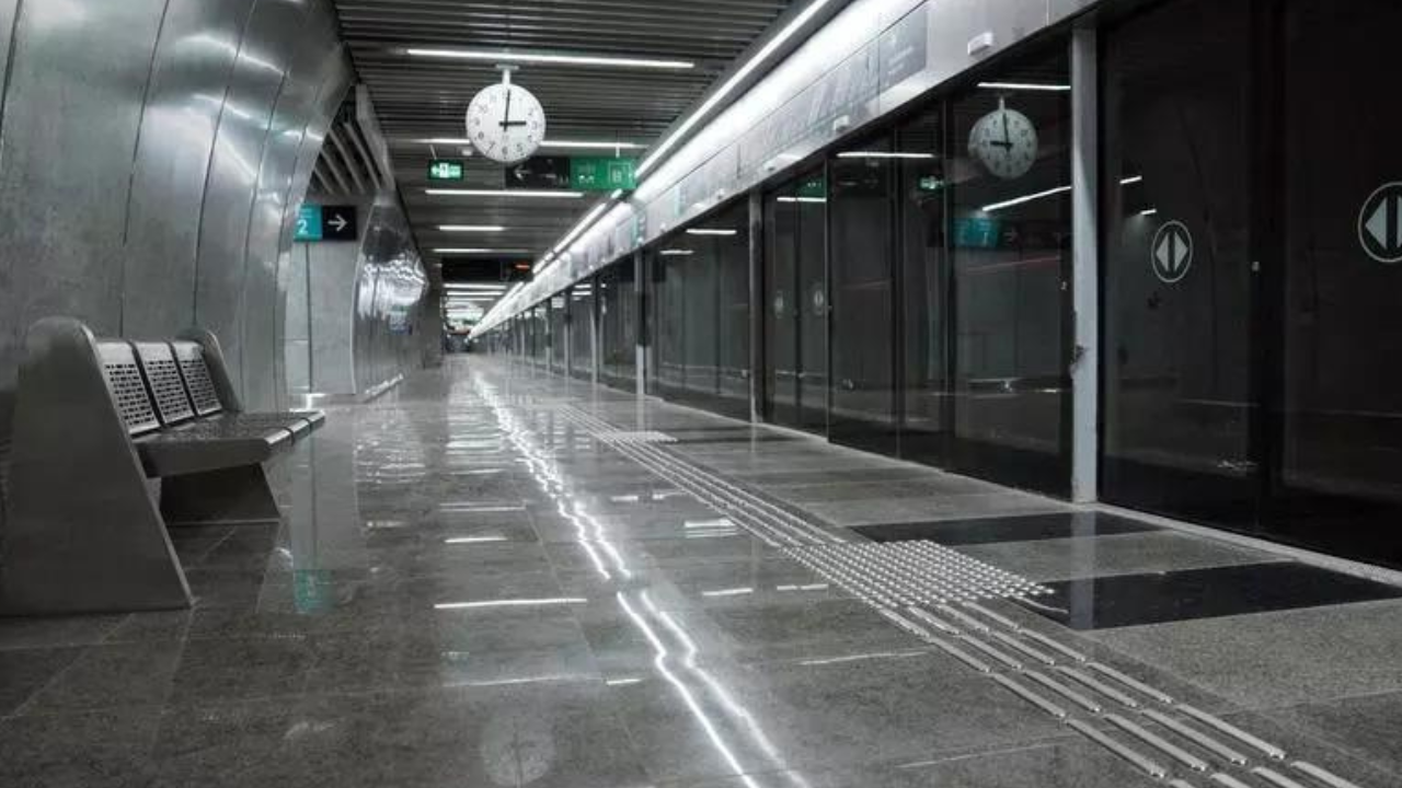 Mumbai Metro naming row: No 'Nehru' at Line-3 station, Congress hits ...