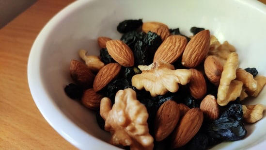 Mumbai nutritionist says eating just 3 pieces of this nut can improve ...