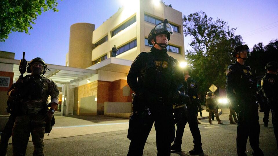 Shocking! US Marine's parents detained, deported by ICE after living 30 ...