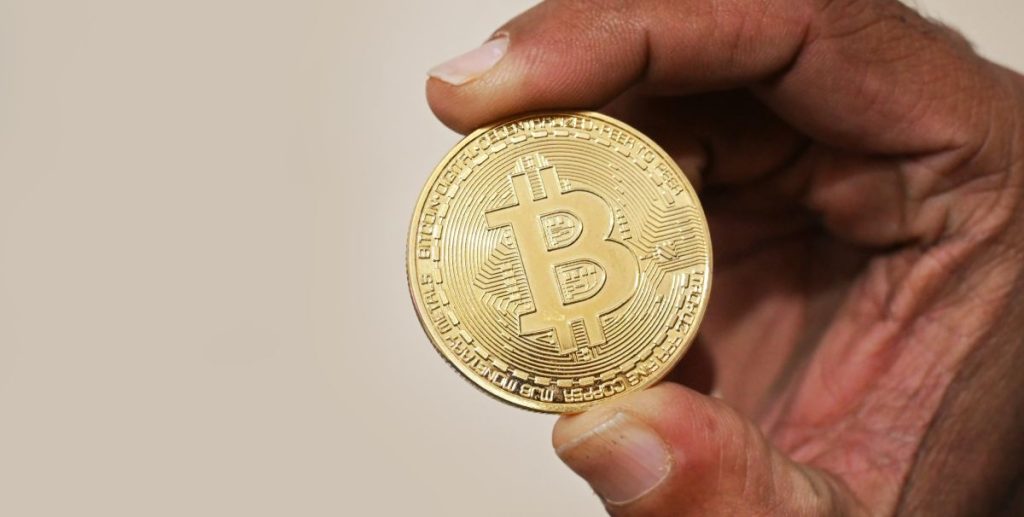 Kryptovaluta, regulering og magt: Kan stater stadig styre penge