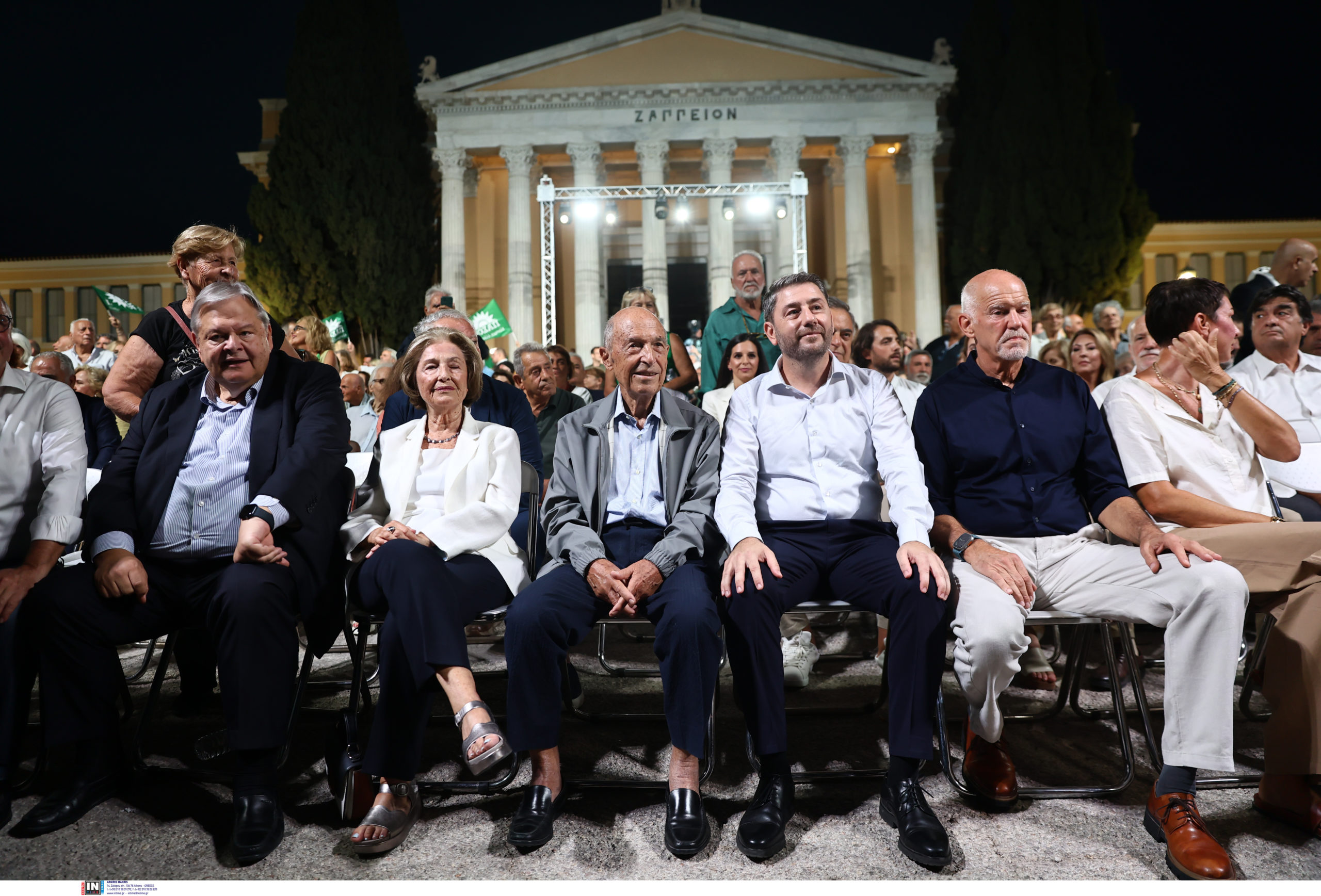 ΠΑΣΟΚ: Οχυρώνεται ενάντια στον Τσίπρα – Η επιχείρηση συσπείρωσης και οι ...