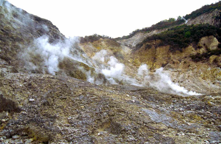 AI Finds ‘Ring Fault’ in This Italian Volcano That Will Soon Set off ...